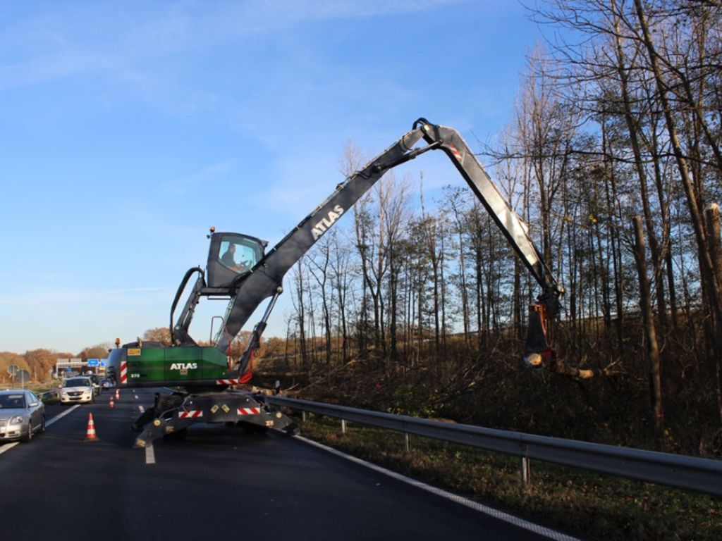 Atlas 270 MH & SMH Group & Specialized equipment solutions for ...