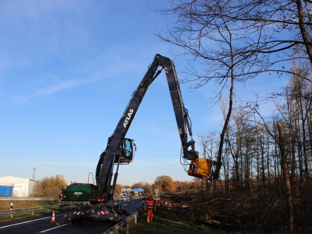 Atlas 270 MH & SMH Group & Specialized equipment solutions for ...