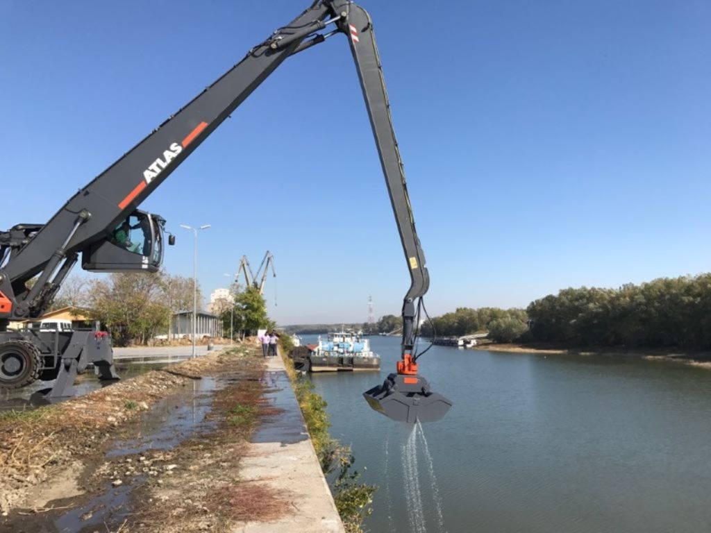 Atlas 520 MH & SMH Group & Specialized equipment solutions for ...